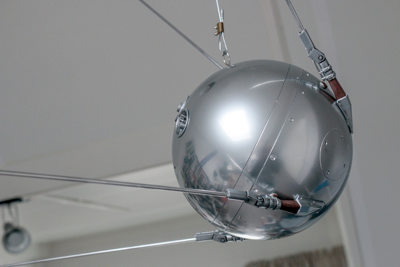 Sputnik-1 scale model - Onnozone