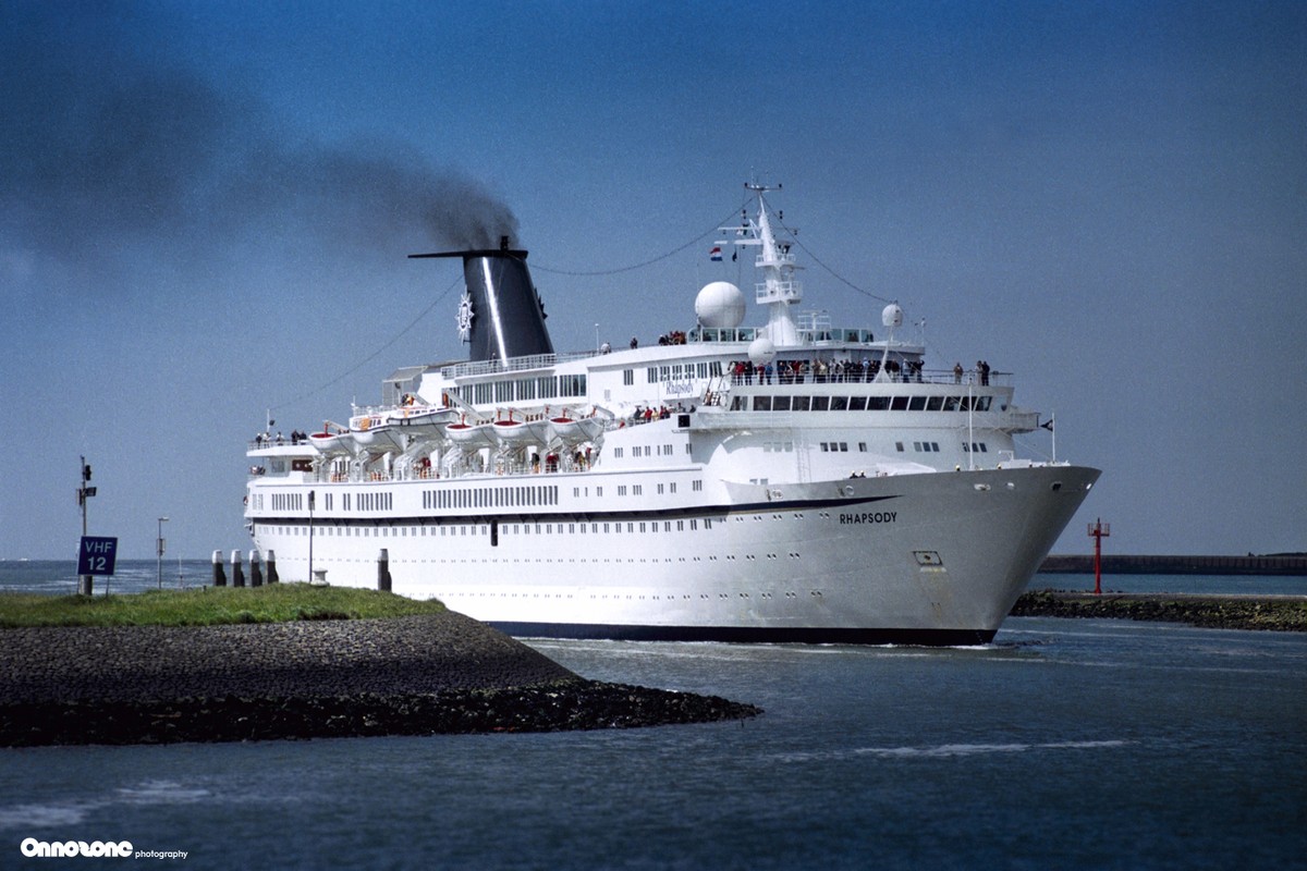 MSC Rhapsody arrival at IJmuiden - Onnozone